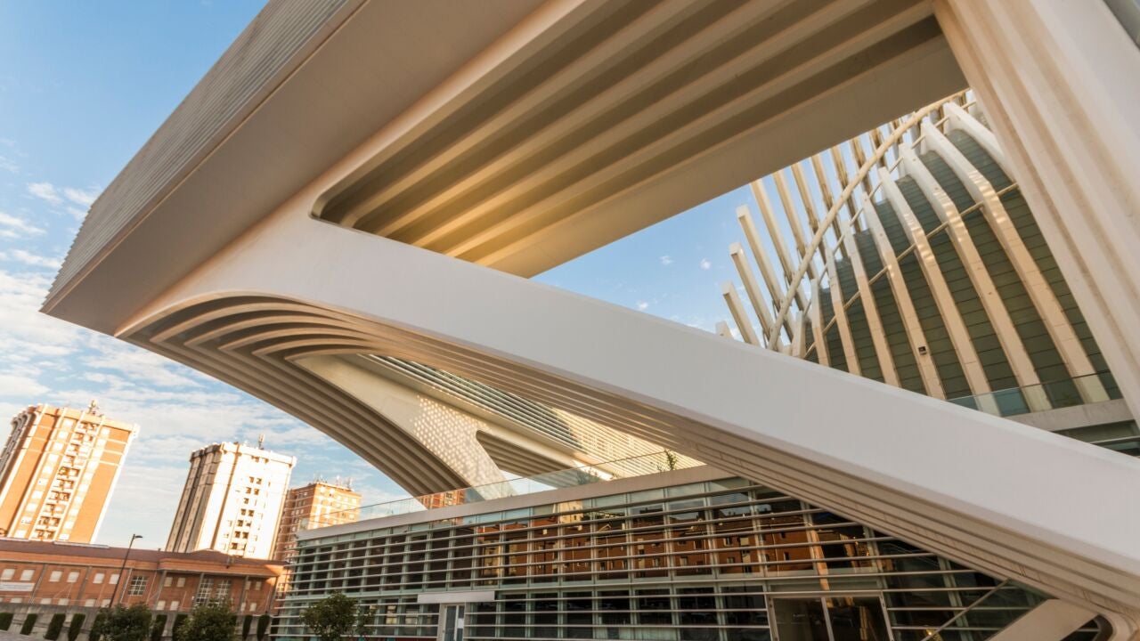 Xxxsa attractive ass but messed up augmentation and the gal